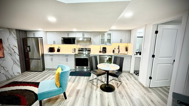 Modern Cozy Stay In Chappelle Gardens - Edmonton