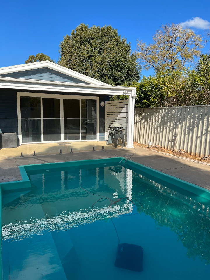 Adorable Pool House - Gunnedah