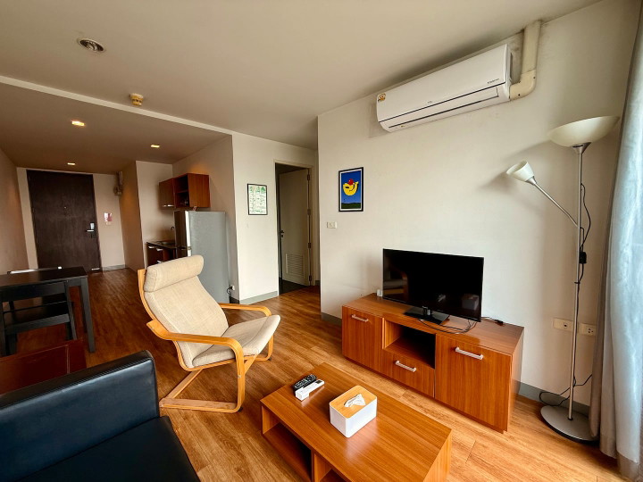 Sunset View 1-bed Apt In Ekamai-thonglor Enclave - Bangkok