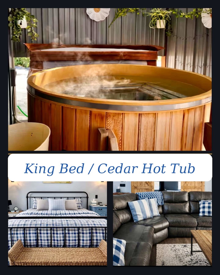 Cedar Soaking Hot Tub | King Bed | No Cleaning Fee - Two Rivers, WI