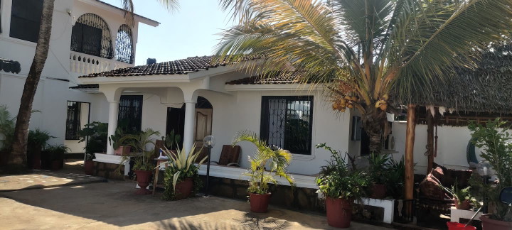 Guest House For Rent 500 Metres From Serena Beach - Mombasa