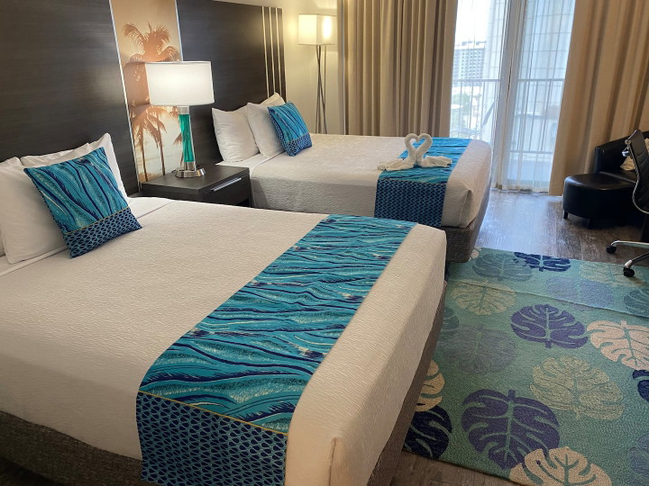 Free Parking! Penthouse Unit At The Palms Waikiki - Honolulu, HI