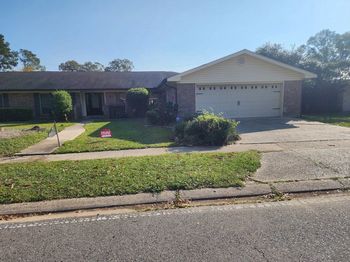 Large Space. Plenty Of Room To Spread Out. - Monroe, LA