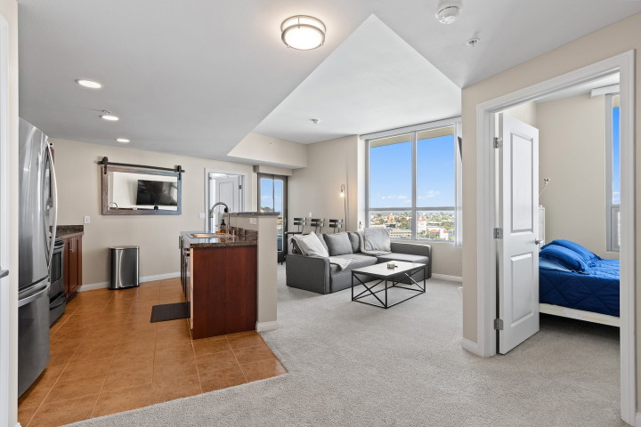 Two Bedrm, Amazing View (12th Flr), 1parking Space - San Diego, CA