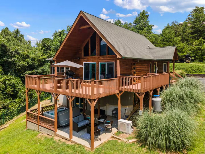 Mountain Cabin In Lake Lure, North Carolina - Lake Lure, NC