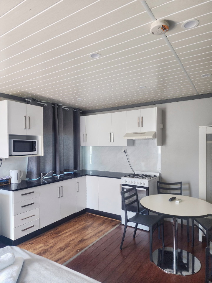 C108 - Studio Cabin - 2 Queen - Hunter Region
