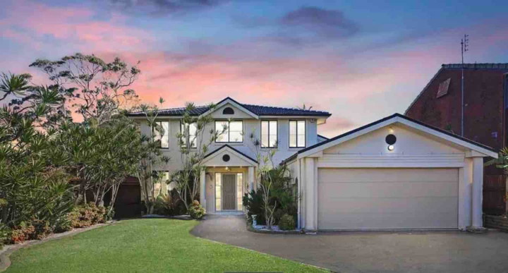 Large House Near Lake With Pool - Newcastle