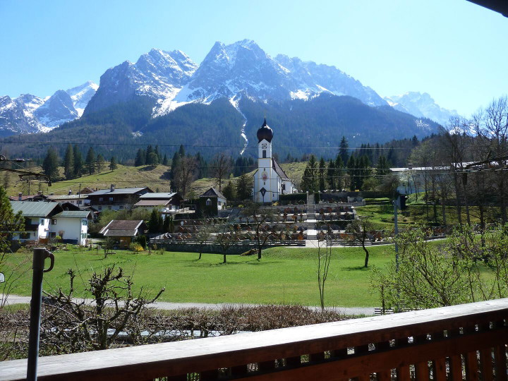 Idyllischer Zugspitzblick - Grainau