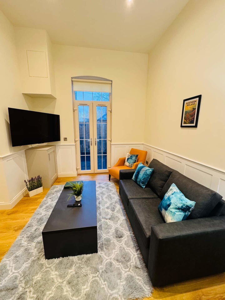 P3 · 1-bed Near Ormeau Rd Great Location - Belfast