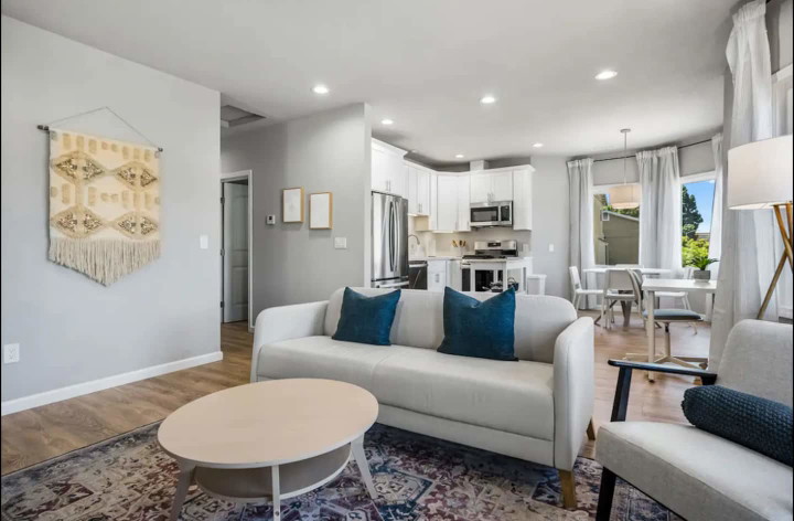 Sparkling New 2br Near Bart - Emeryville, CA