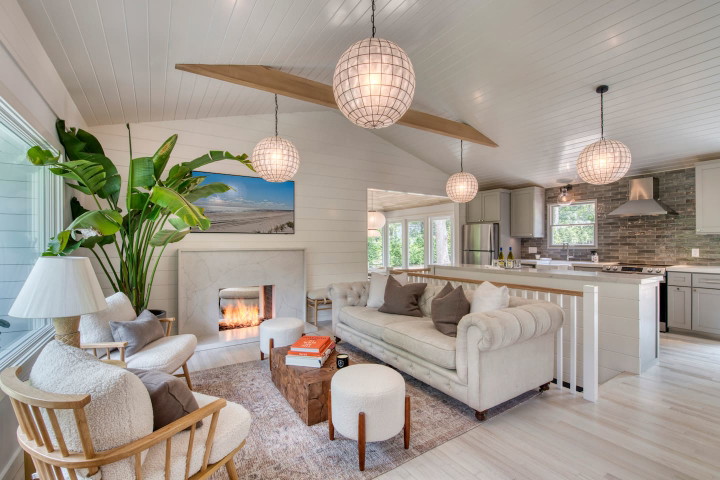 Sag Harbor Wonder, 3 Bedroom 2 Bath & Heated Pool - The Hamptons, NY