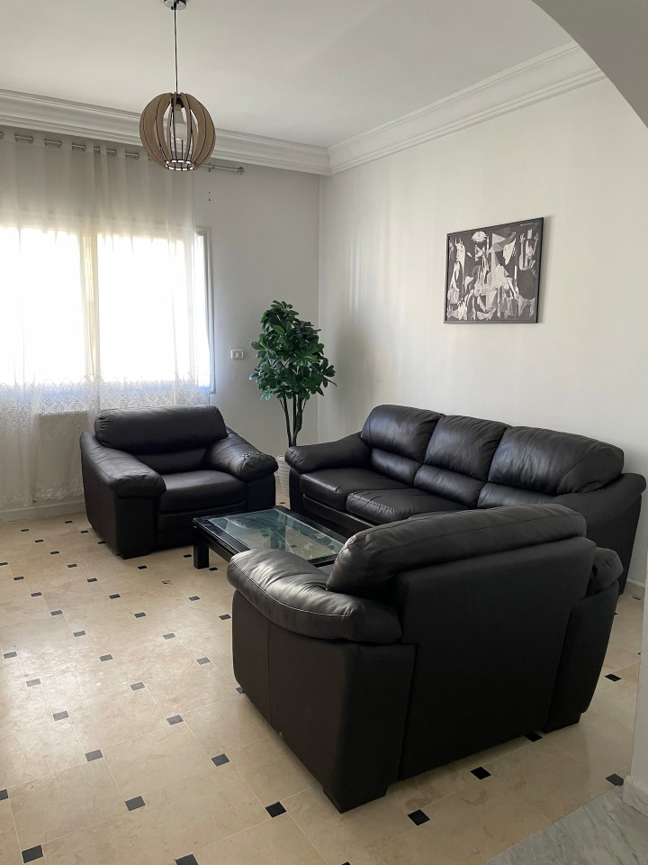 Cosy Villa Floor  Spacious 4-bedroom Apartment In Tunis - Tunis