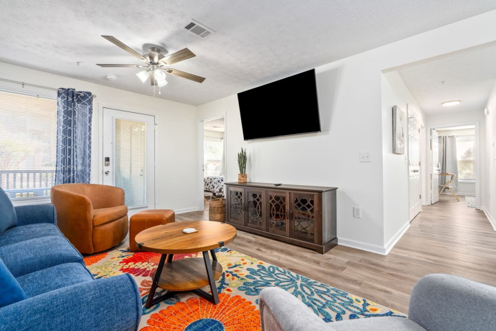Sweet Home Au Condo 2 Mins To Downtown & Stadium - Auburn, AL