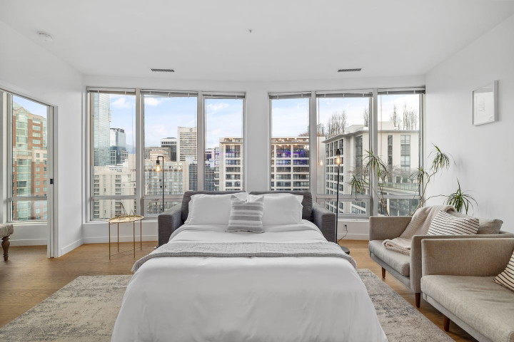 Central City Condo | Views, A/c, Nespresso, W/d - Vancouver