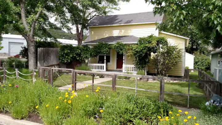 Abram's Cottage - Ashland, OR