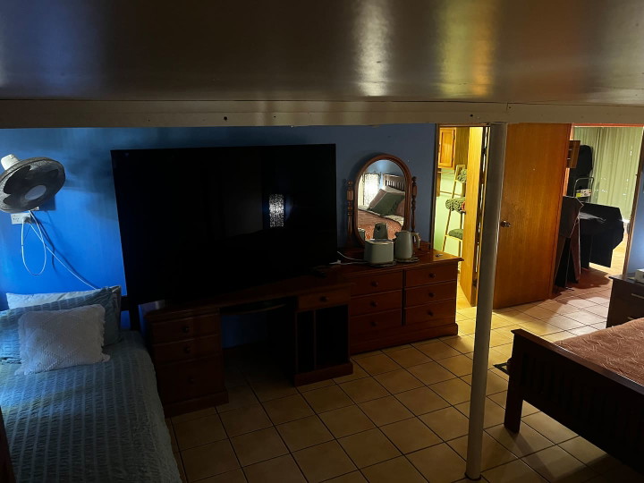 Granny Flat With Own Bathroom & Bar In West Mackay - Mackay