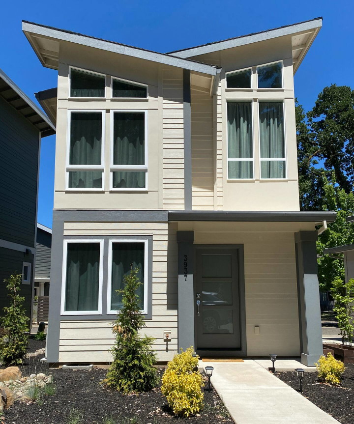 Cozy Tiny Home In Pringle Creek Neighborhood - Salem, OR