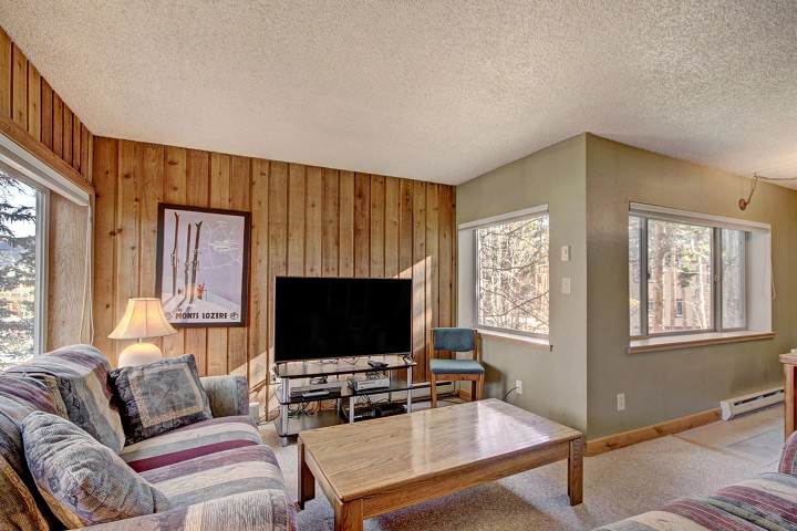 Quick Walk To Downtown Breckenridge & Ski Lifts! Pool, Hot Tub & River-front Com - Summit County, CO