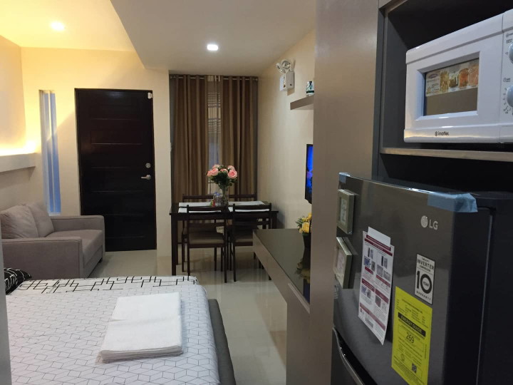 Studio3 Fastwifi Netflix Kitchen Parking Couch - Naga