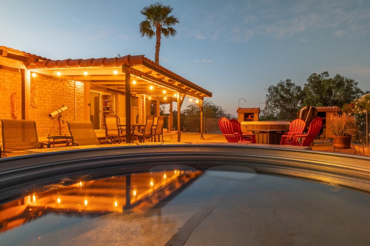 La Paz, Dogs, Hot Tub, Cowboy Pool, 6 Acres - Borrego Springs, CA
