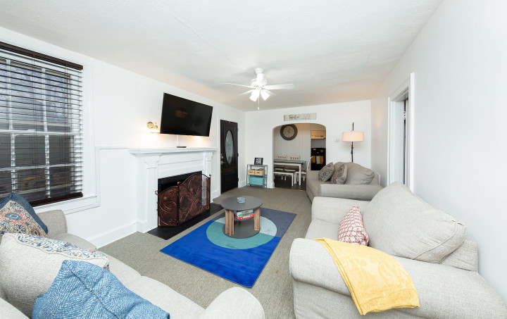 Urban Oasis: Vibrant Charm 5 Mins From Dc! - Arlington, VA