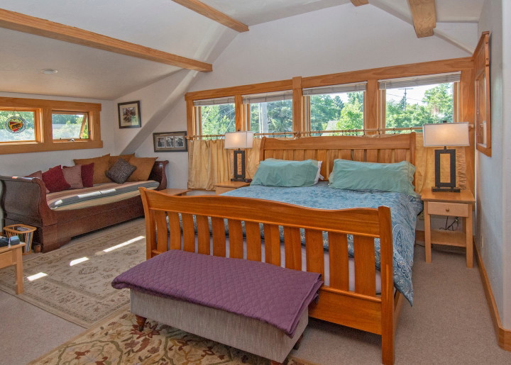Your Private Suite 1 Block From Heart Of Downtown - Bozeman, MT