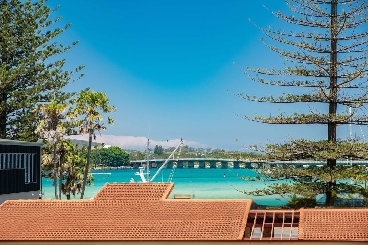Beach Street Oasis - Central Lake Views - Tuncurry - Forster