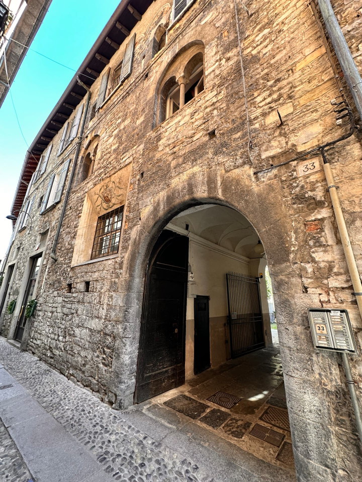 Domus Cortesella, Via Vitani - Como