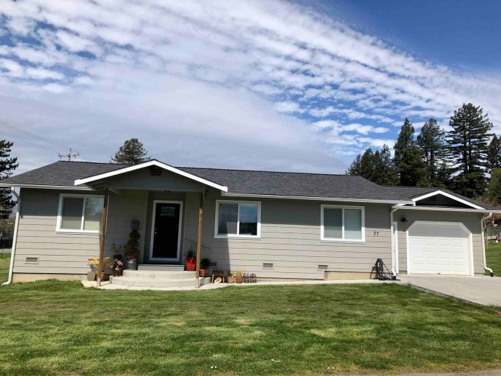 3 Bedroom, 2 Bath Home Settled In The Country - Arcata, CA