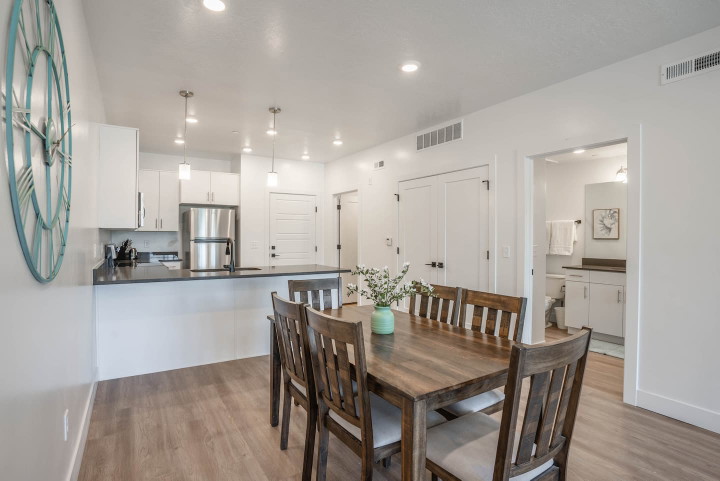 New Downtown Provo | Center Street | Easy Access - プロボ, UT