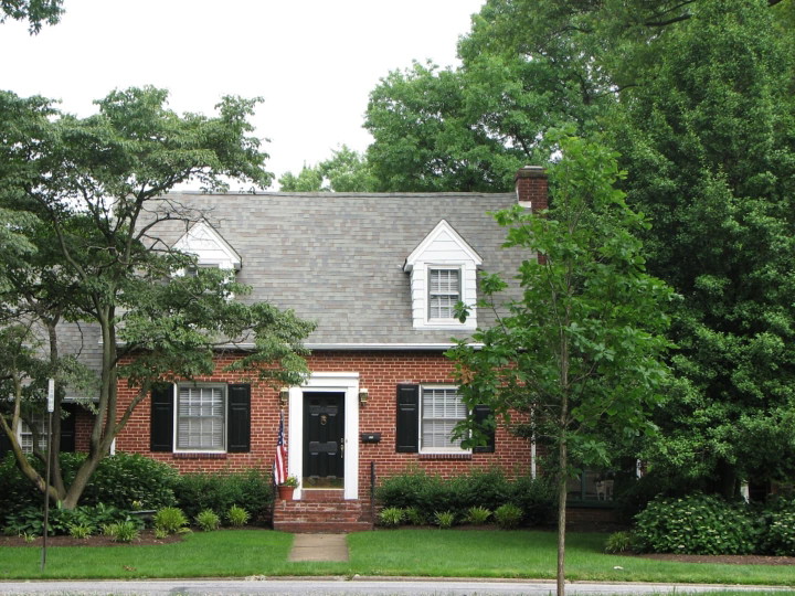 Bancroft Cottage | Elegant Parkway Home - Wilmington, DE
