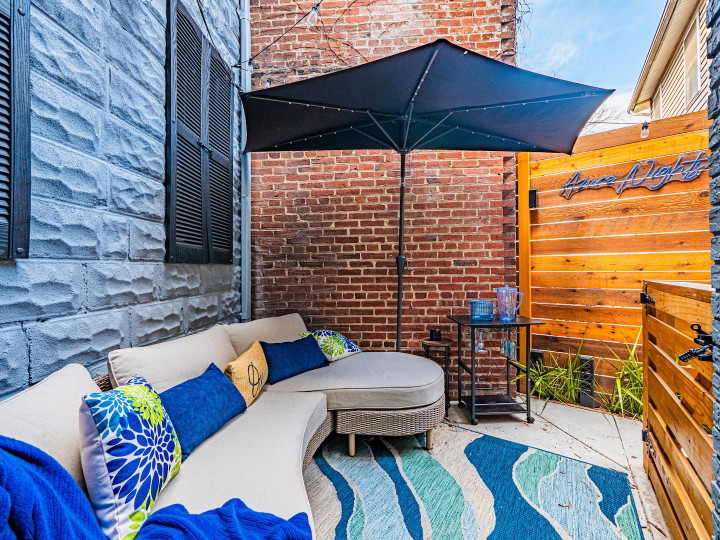 The Azure: Lux Modern Exec Suite W/patio&fireplace - Hyattsville, MD
