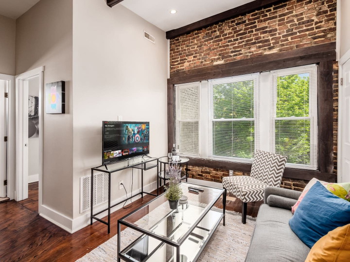 Modern And Lux Apt Near Downtown - Columbus, OH