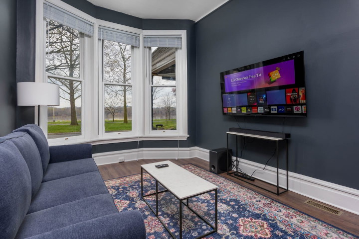 Flats On Front - Riverfront Gem, Fast Wi-fi, 1f - Harrisburg, PA