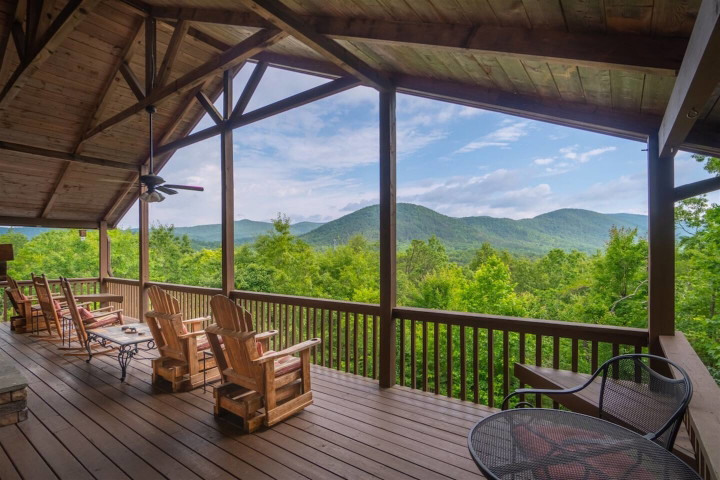 Mountain-view Cabin With Hot Tub - Helen, GA