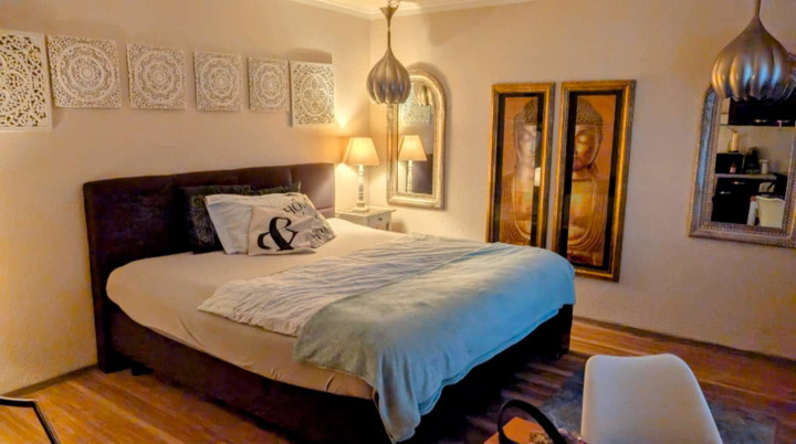 Entire Comfortable Apartment, 2 People, Queen-size Bed + Parking. - Wuppertal