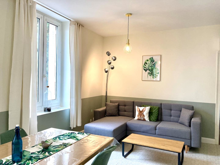 Hyper Center - New - Quiet - Air Conditioning - Valence