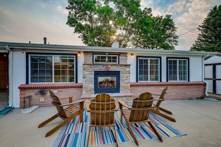 Huge & Stylish 5bd3ba Close To Denver & Boulder! Dog Friendly! - Arvada, CO