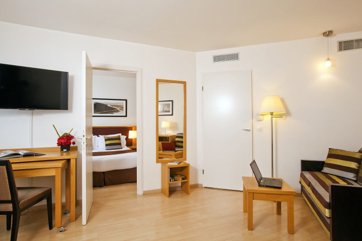 Appartement 1 Chambre (2 Adultes + 2 Enfants) - Massy