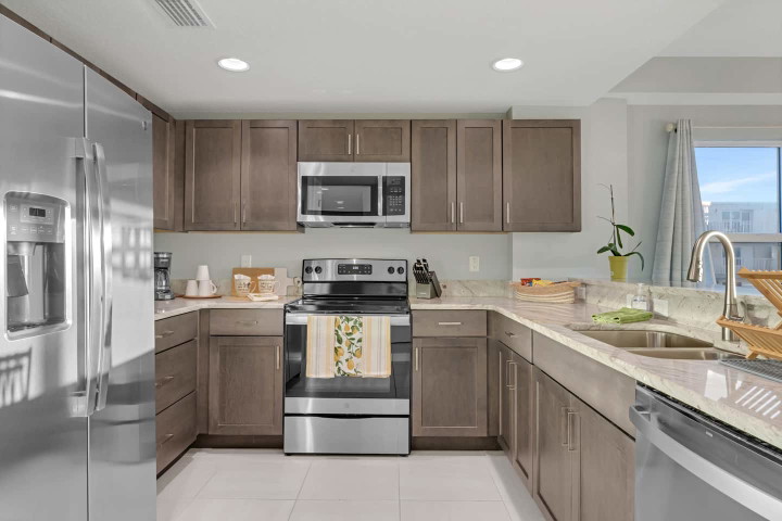 Professionally Decorated Luxury Oceanview Condo - Ponce Inlet, FL
