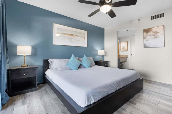 Stylish Condo - Huge Balcony & Resort Pool Pass! - Scottsdale, AZ