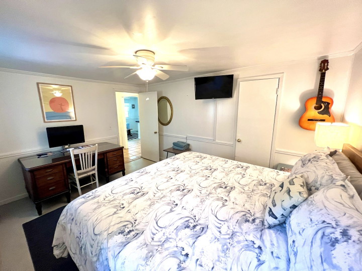 Marshfront Suite Downstairs @ The Sea Pear Cottage - Folly Beach, SC