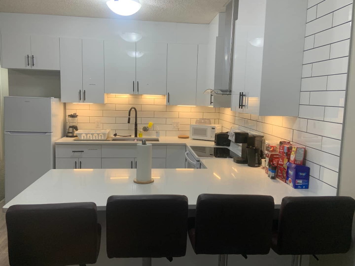 N&v Just Comfy And Cozy Basement Suite In Edmonton - Saint Albert