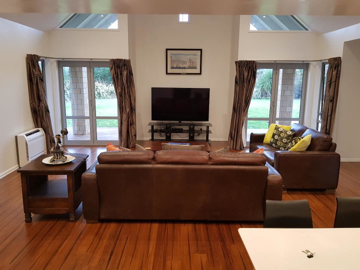 Large Guest Wing , Fully Private Two Bedroom - Dunedin