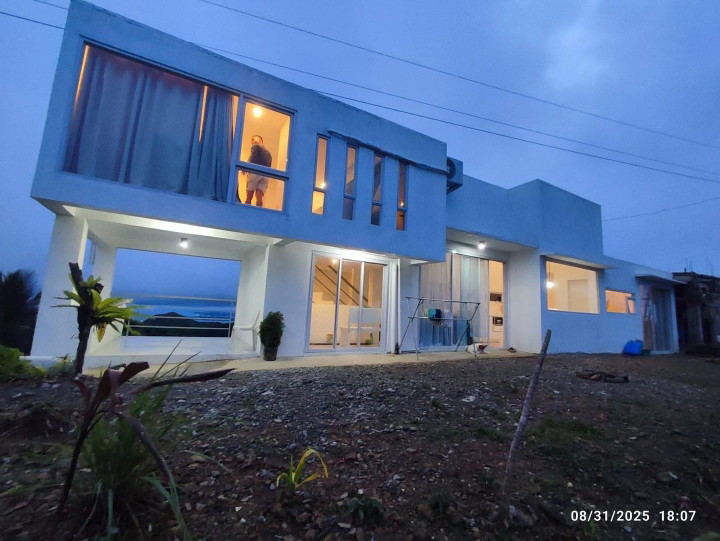 Minimalist Mountain Retreat, Solar Powered - Nabas