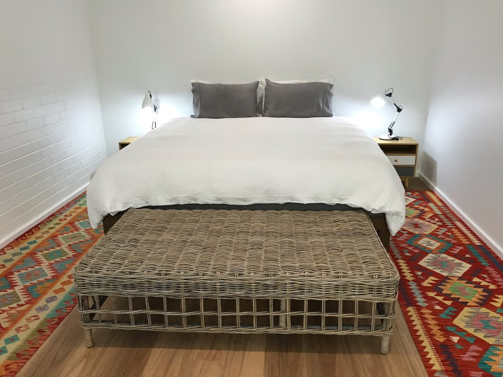 Blenheim Beach Studio, Wake To The Sound Of Waves - 허스키슨