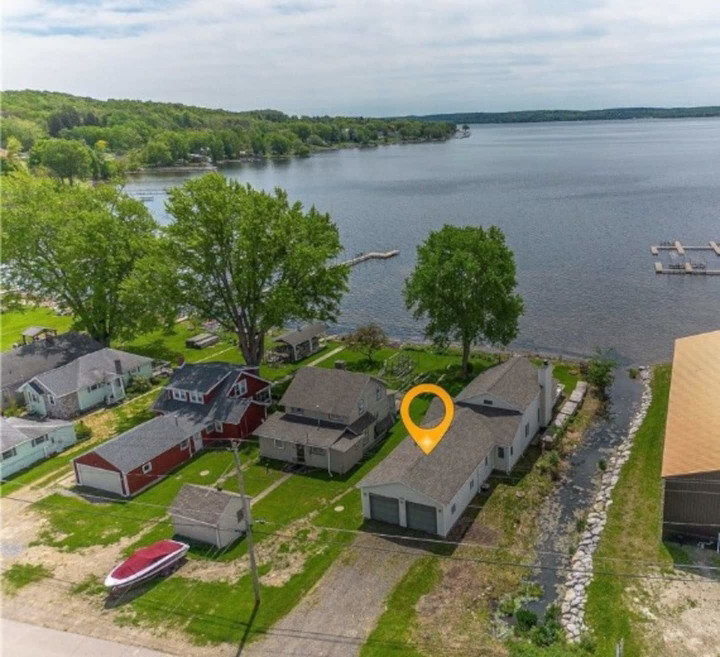 Lakefront Home On Lake Chautauqua, Ny In Bemus Pt - Jamestown, NY
