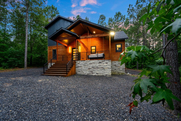 Luxury Pet Friendly Cabin 3 Miles From Strip! - Choctaw Casino Too-Broken Bow