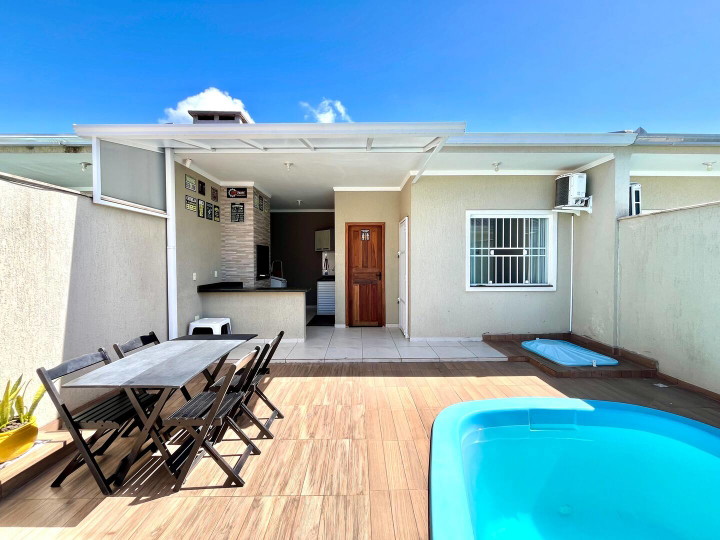 Casa C/ Piscina Em Guaratuba 2 Quadras Do Mar - Guaratuba