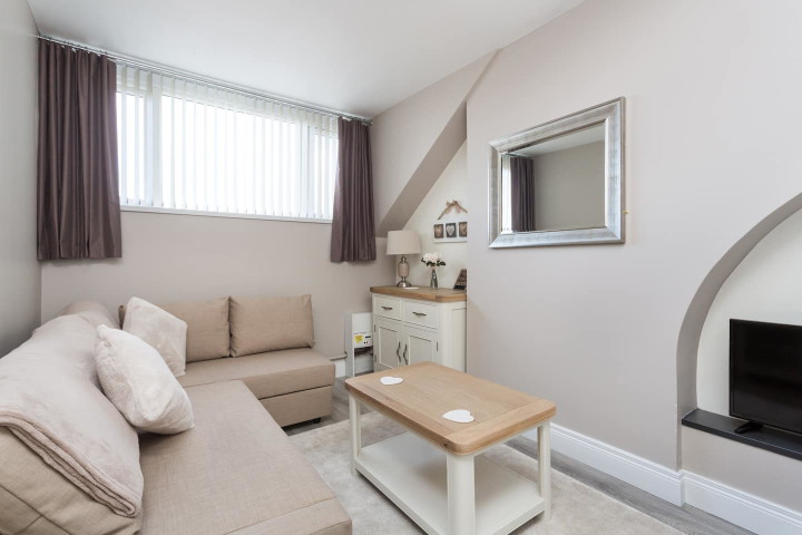 Number 28, Apartment 3 - Derry